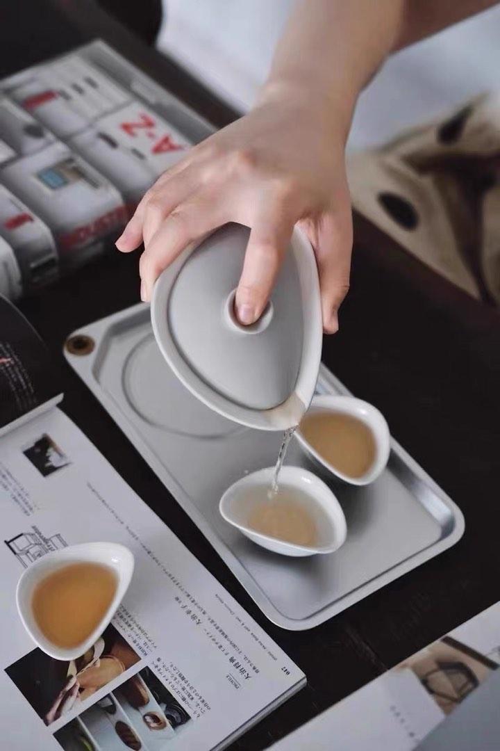 Easy-to-carry-around Chinese tea set, Furniture & Home Living ...