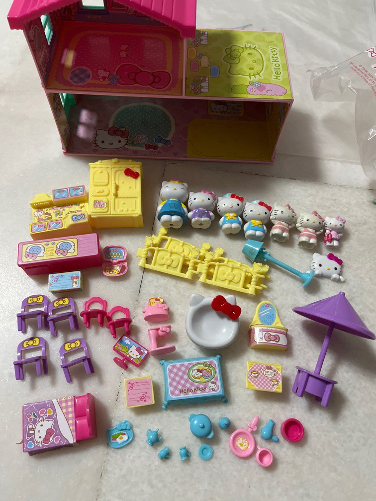 Hello Kitty doll house miniatures, Hobbies & Toys, Toys & Games on ...