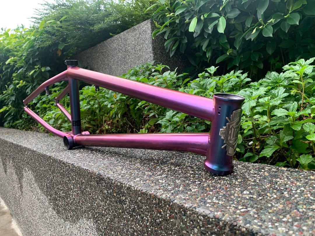 HIGH END CUSTOM PAINT JOBS FOR BICYCLES DISMANTLING AND ASSEMBLY ...