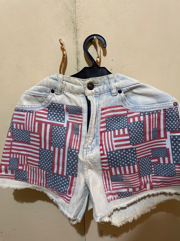 Maong shorts, Women's Fashion, Bottoms, Shorts on Carousell