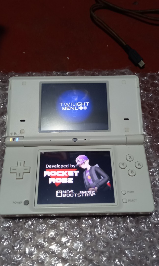 Nintendo DSi white ( Japan ), Video Gaming, Video Game Consoles ...