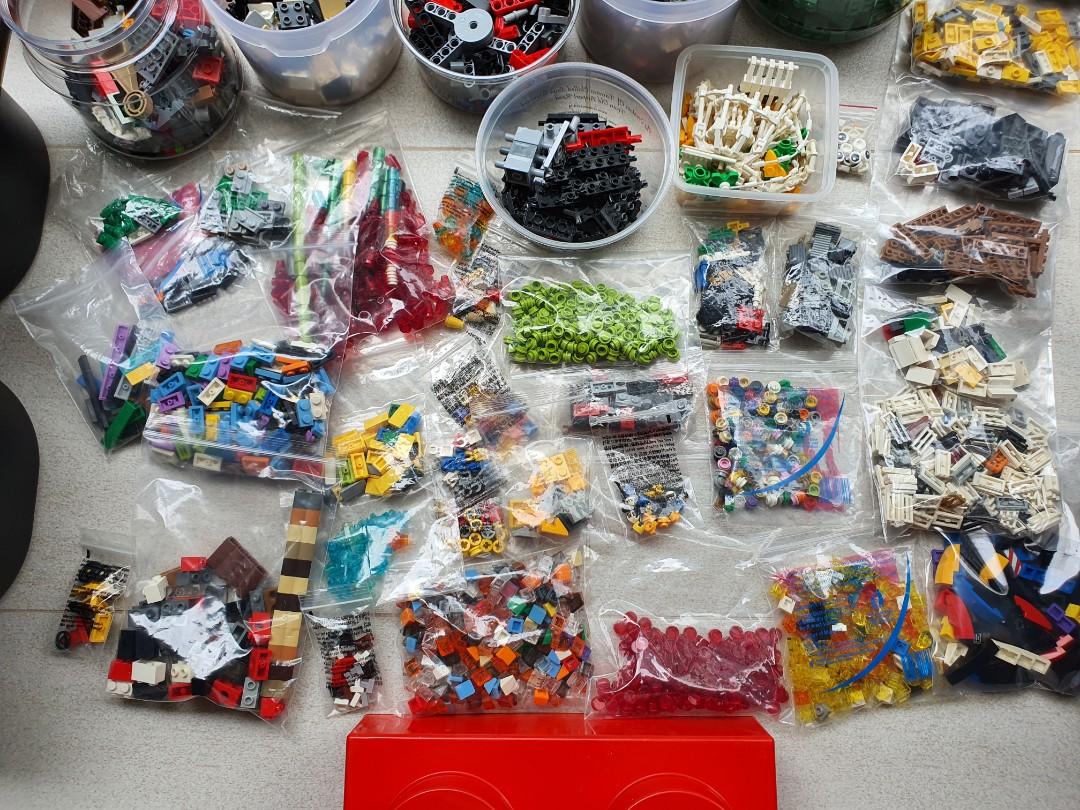 Original Lego Bricks, Hobbies & Toys, Toys & Games on Carousell