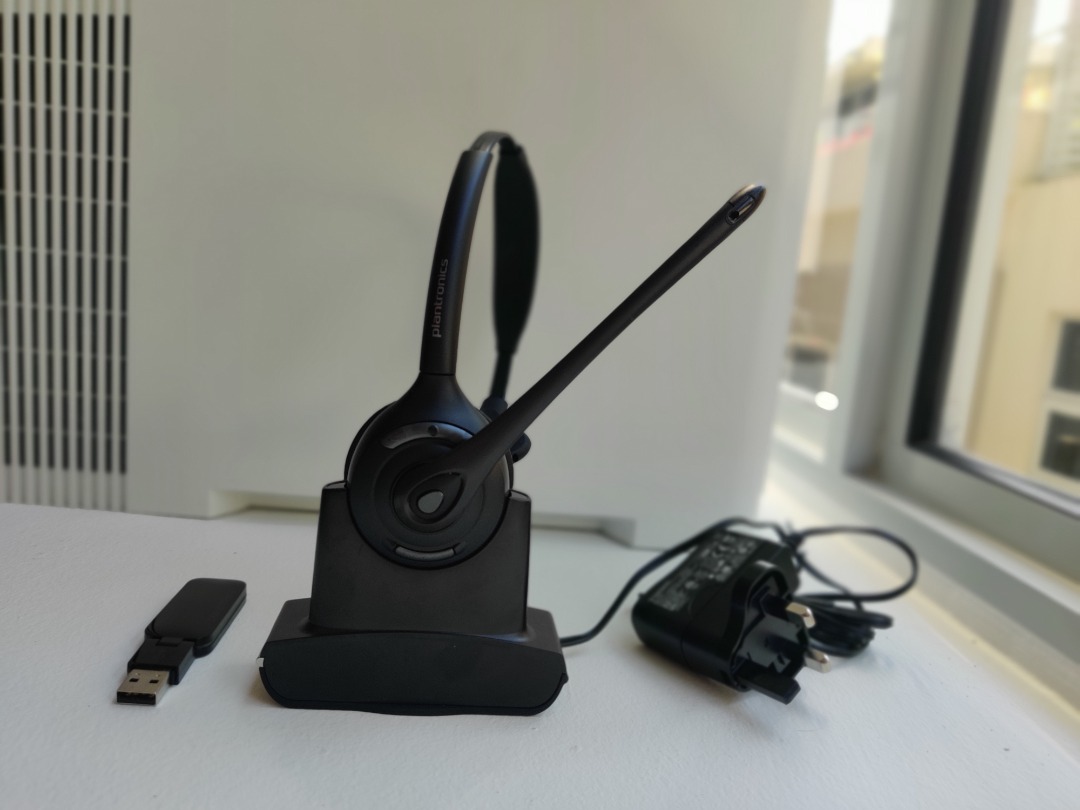 Plantronics wireless headset, Audio, Headphones & Headsets on Carousell
