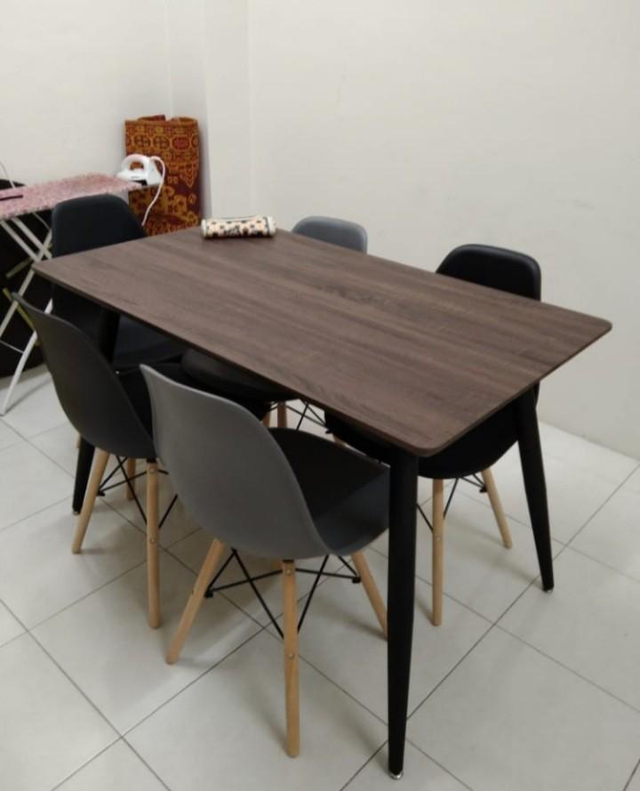 Readystock New 1+4 dining table set with eames chair, solid wood table ...