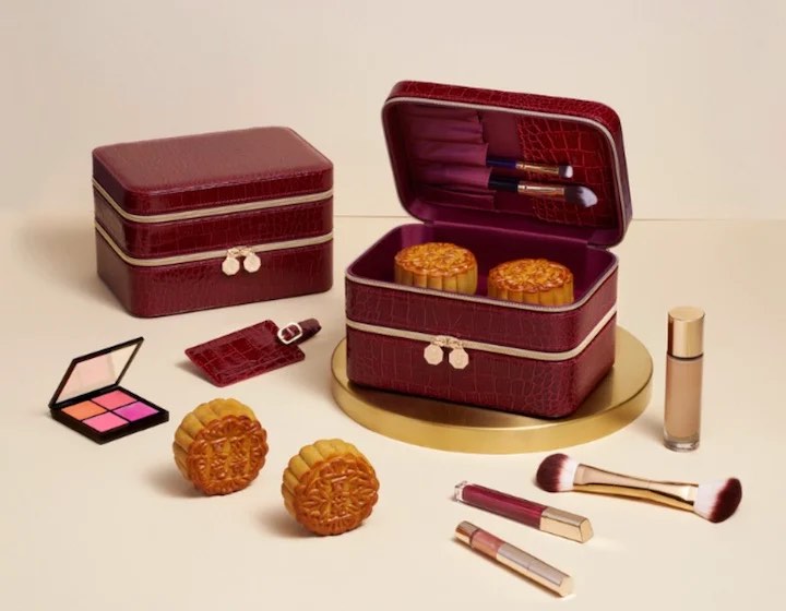 Ritz Carlton Mooncake Box, Furniture & Home Living, Home Improvement ...
