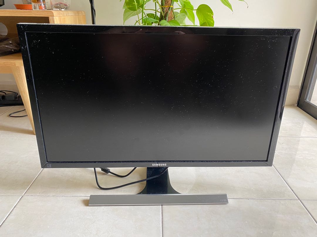 Samsung 4K monitor 28 inch, Computers & Tech, Parts & Accessories ...