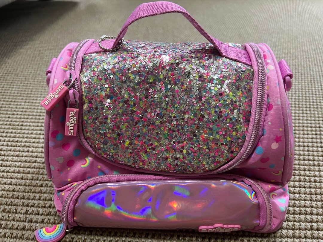 Smiggle lunch bag, Babies & Kids, Babies & Kids Fashion on Carousell