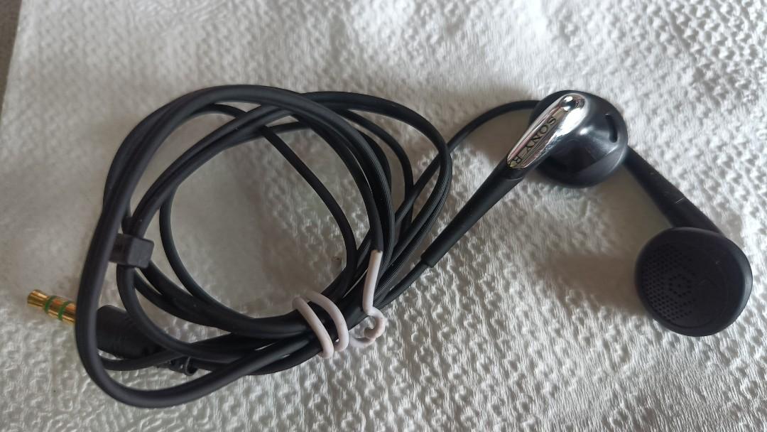 Sony Classic Old Earphones, Audio, Earphones on Carousell