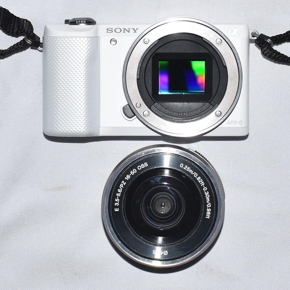 Sony mirrorless A5000 with 16-50mm AF OSS lens (w/ Sony camera bag ...