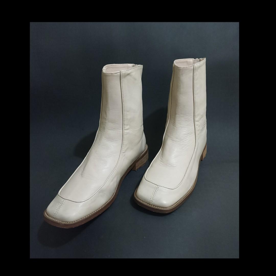 Square Toe Low Heel Boots, Women's Fashion, Footwear, Boots on Carousell