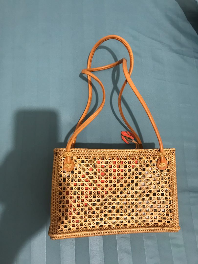 Tas Anyaman lombok handmade UMKM, Fesyen Wanita, Tas & Dompet di Carousell