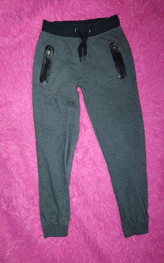 Yigga jogger gray, Women's Fashion, Bottoms, Other Bottoms on Carousell