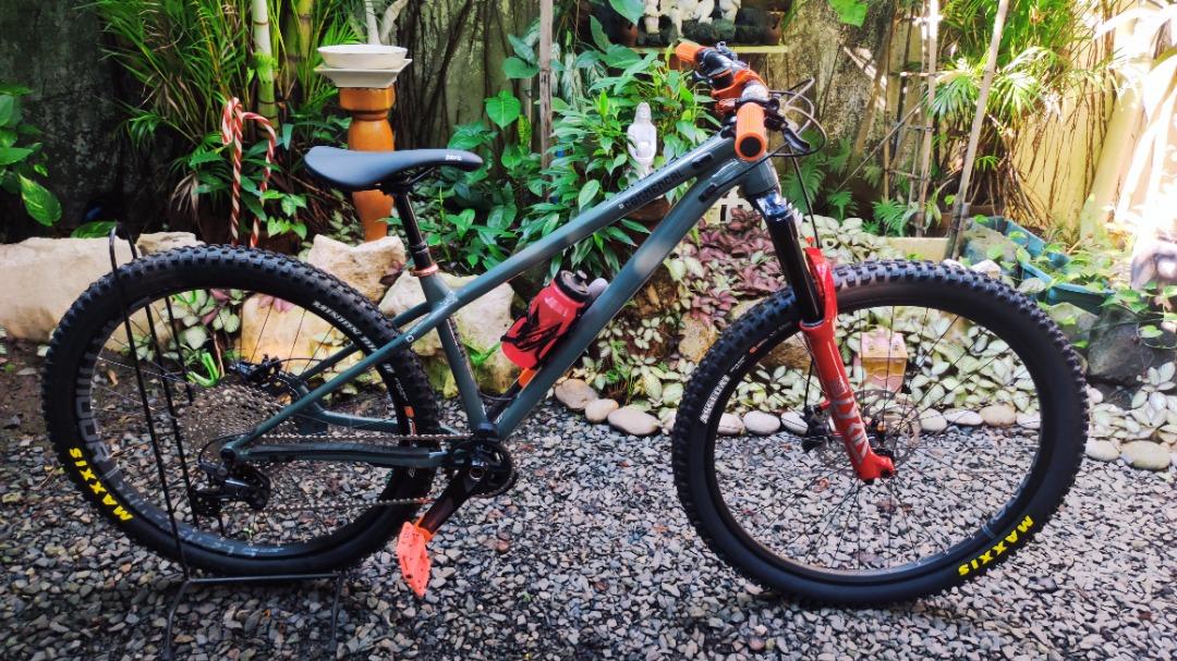 2022 Commencal Meta HT Custom Built Bike, Sports Equipment, Bicycles ...