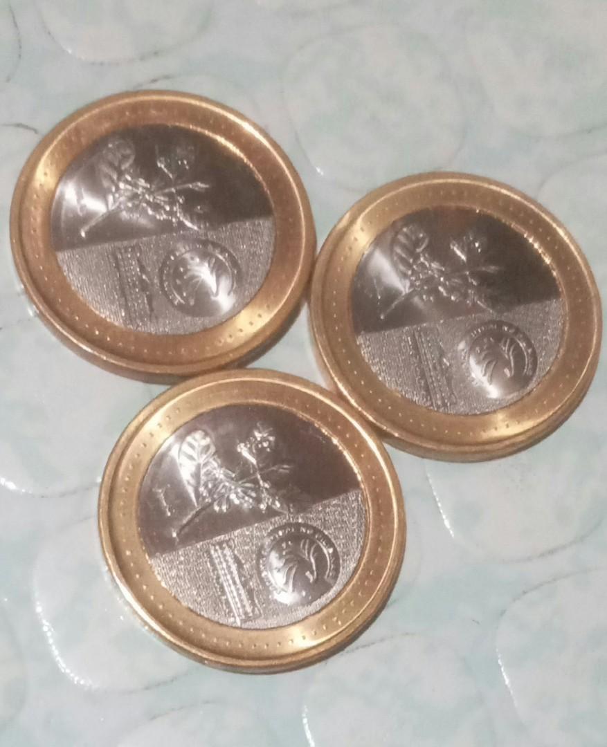 2020(3pcs)20peso error coin, Hobbies & Toys, Memorabilia & Collectibles ...