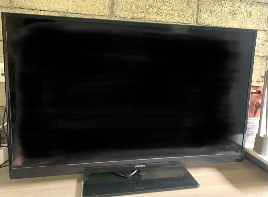 42 inch Philips LED TV, TV & Home Appliances, TV & Entertainment, TV on ...