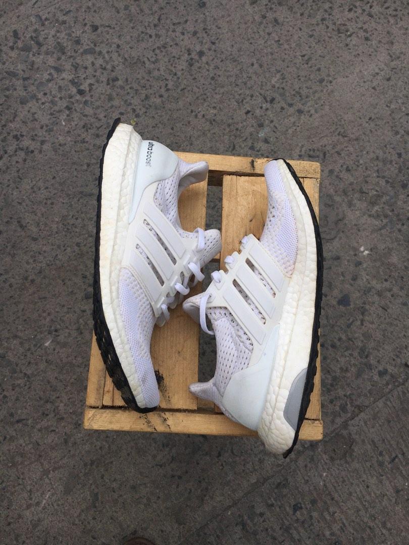 ADIDAS ULTRABOOST V1 OG, Men's Fashion, Footwear, Sneakers on Carousell