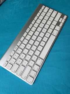 Apple Magic Keyboard (Gen 1), Computers & Tech, Parts & Accessories ...