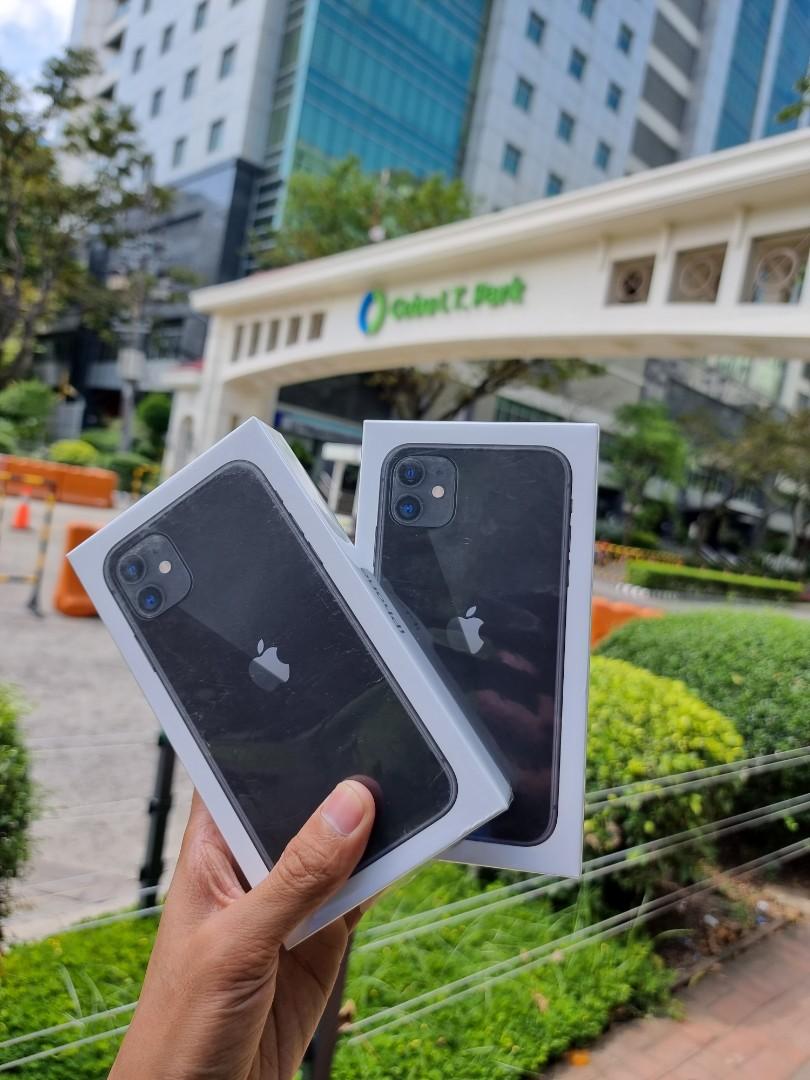 Brand New iPhone 11 128GB Openline With 1 Year Apple Store Warranty All ...