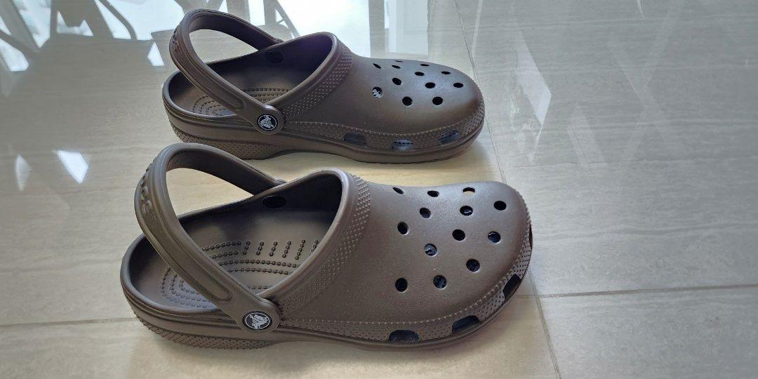 Crocs Classic "Chocolate" US8, Men's Fashion, Footwear, Flipflops and ...