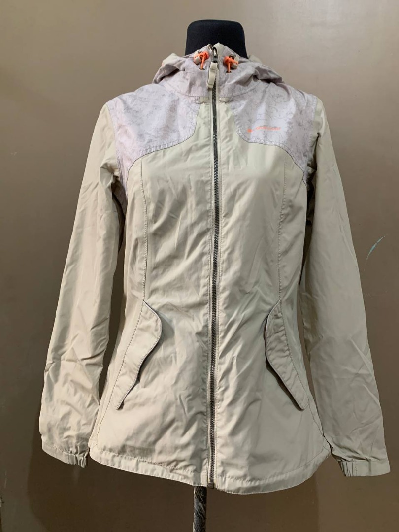 Decathlon Quechua Women's Rain Jacket, Women's Fashion, Coats, Jackets and Outerwear on Carousell