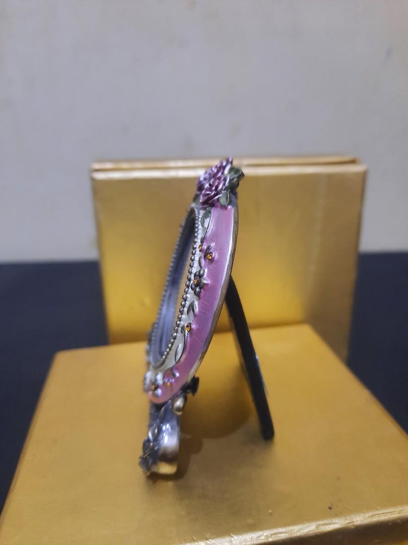 Frame klasik 2032, Barang Yang Dicari di Carousell