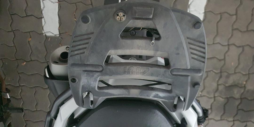 Givi E55 Maxia 3 Top Case Black/Tech 55L, Motorcycles, Motorcycle Accessories on Carousell