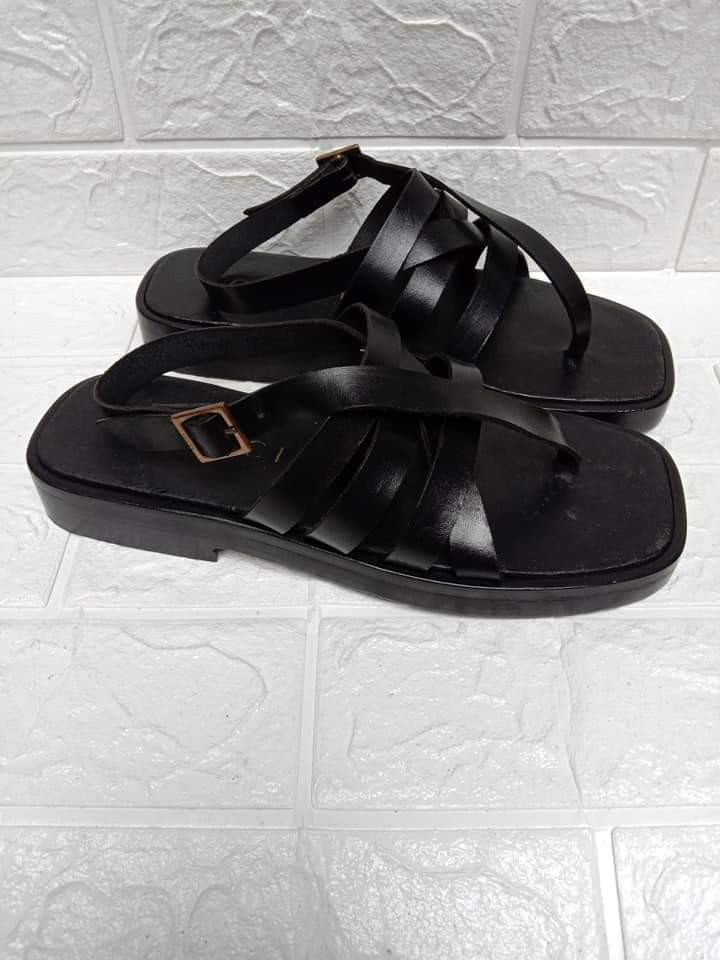 Gucci, Fesyen Pria, Sepatu , Sandal di Carousell