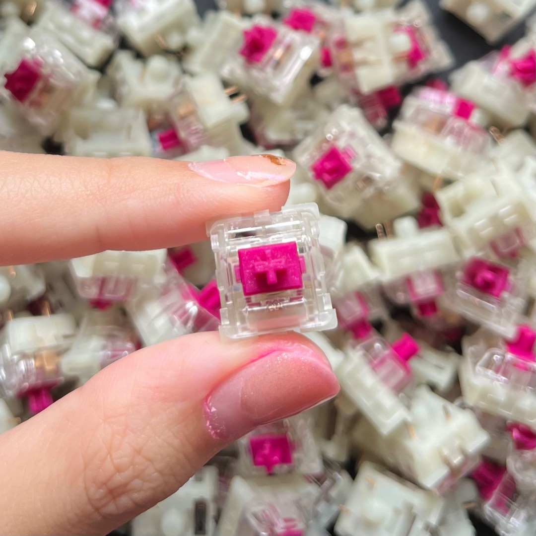 stock/lubed ktt wine red switches, Computers & Tech, Parts ...
