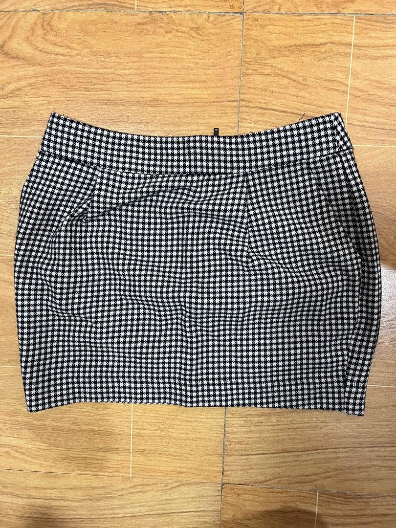 Mango mini skiry, Women's Fashion, Bottoms, Skirts on Carousell