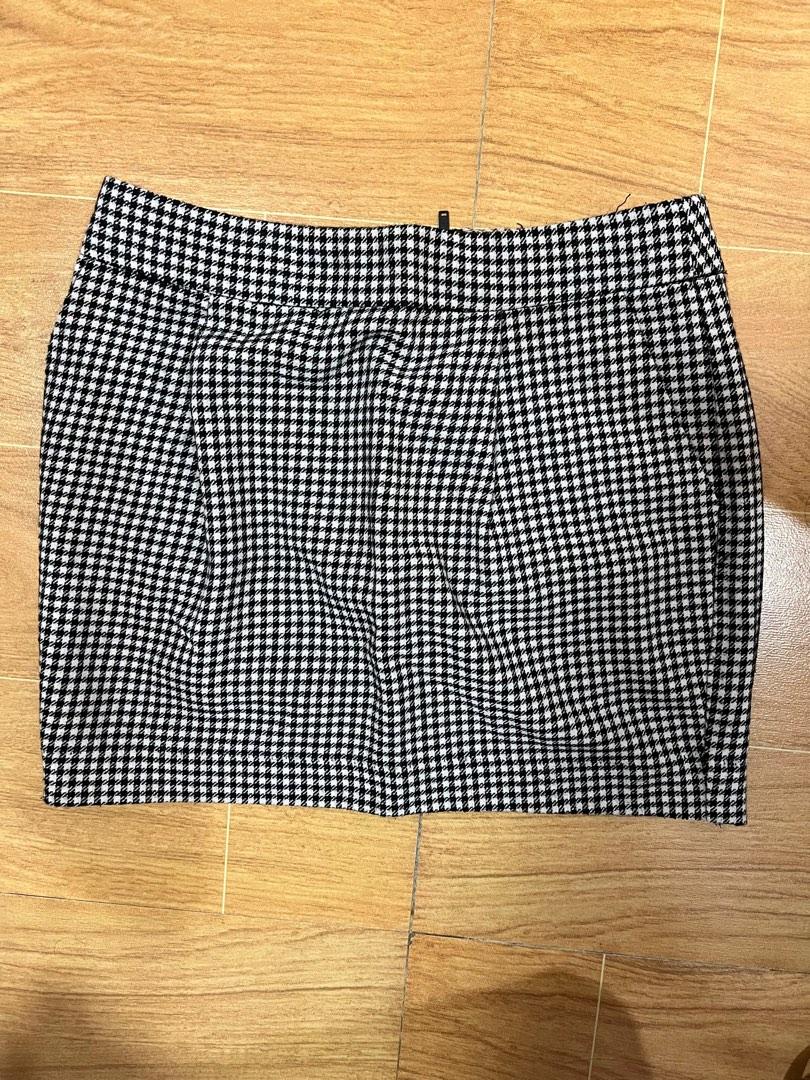Mango mini skiry, Women's Fashion, Bottoms, Skirts on Carousell