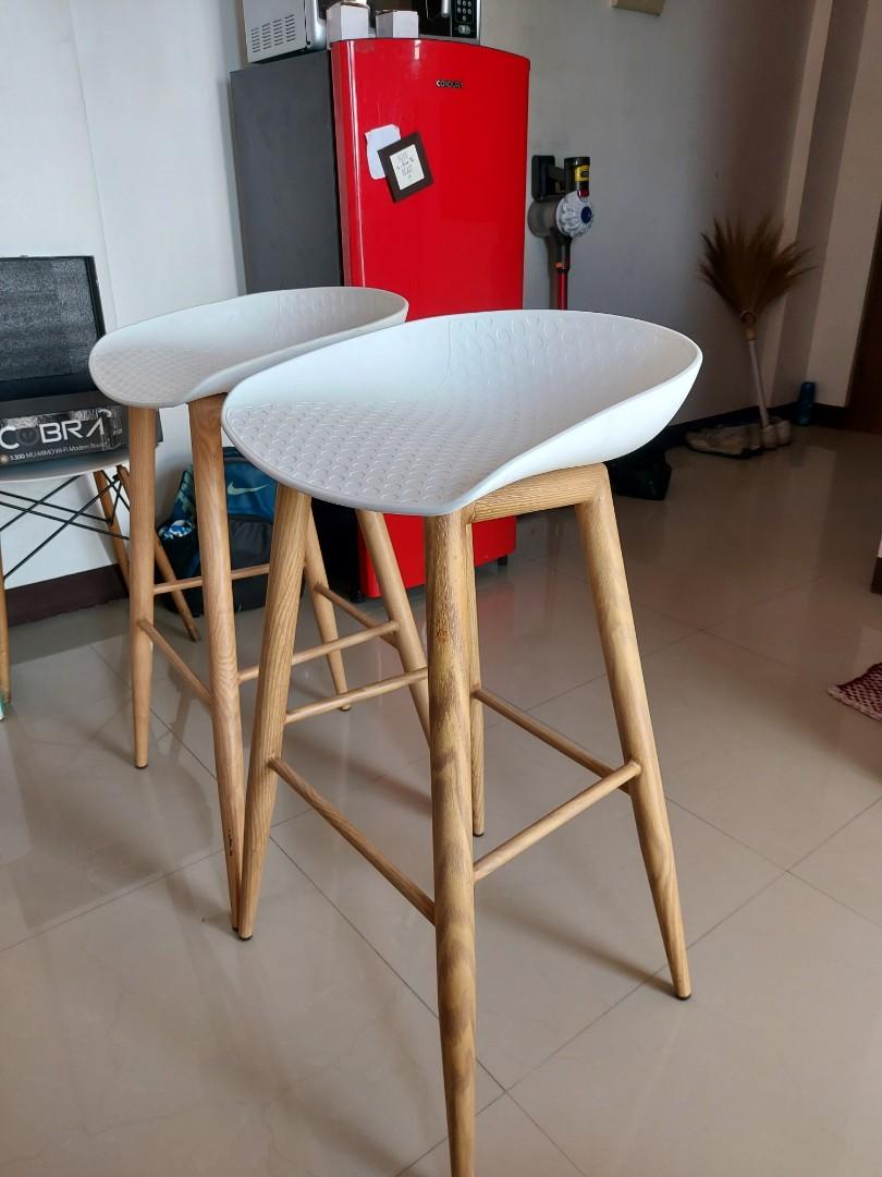 Modern Minimalist High Chair, Furniture & Home Living, Furniture ...