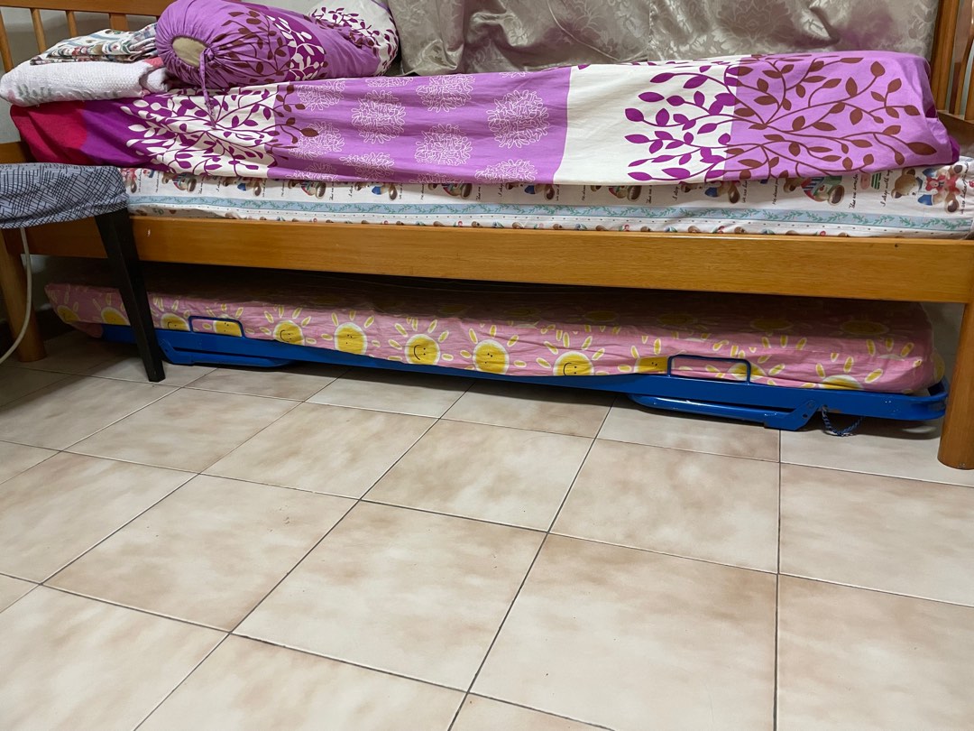 Pull out Metal bed frame (unfoldable), Furniture & Home Living ...