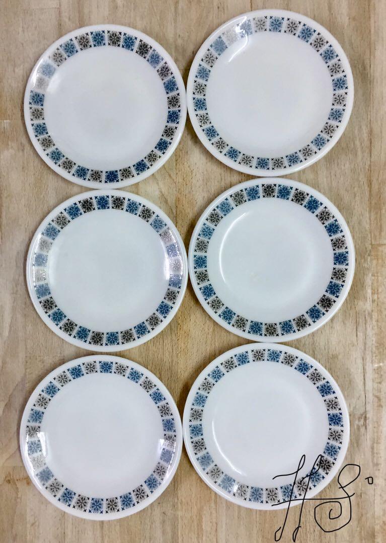 pyrex chelsea cake plate, Hobbies & Toys, Collectibles & Memorabilia ...