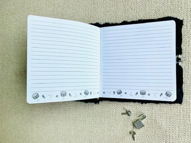 Smiggle A5 Furry Notebook with Lock and Keys, Hobbies & Toys ...