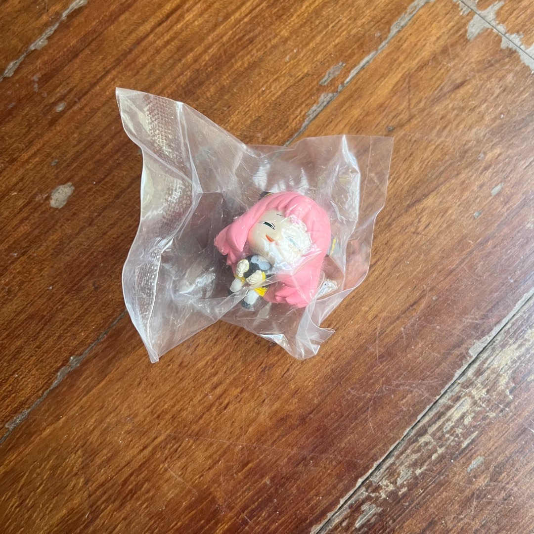 Spy x Family Anya Hugcot Gashapon, Hobbies & Toys, Memorabilia ...