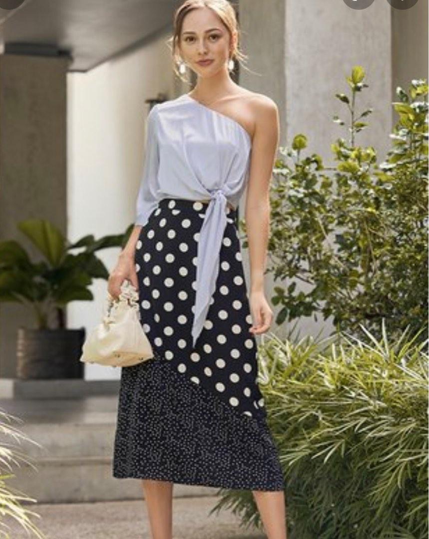 TCL Jayelle Satin Toga in Lilac Blue, Women's Fashion, Tops, Sleeveless on Carousell