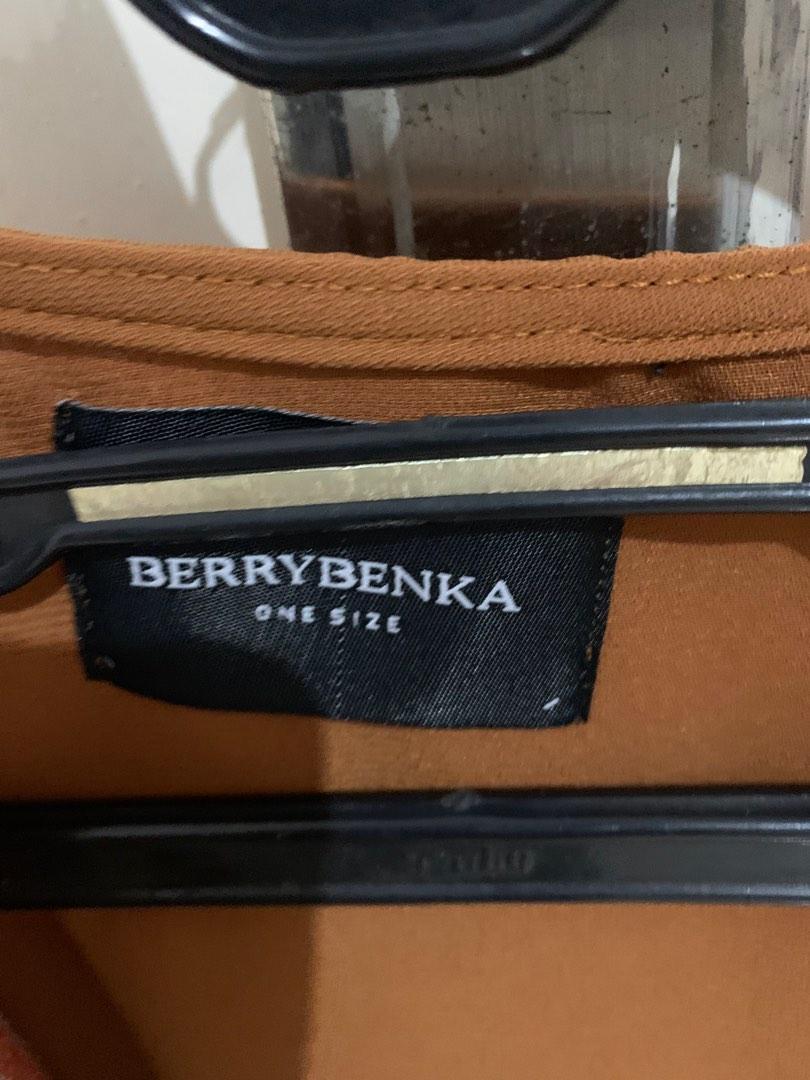 Berrybenka outer, Fesyen Wanita, Pakaian Wanita, Baju Luaran di Carousell