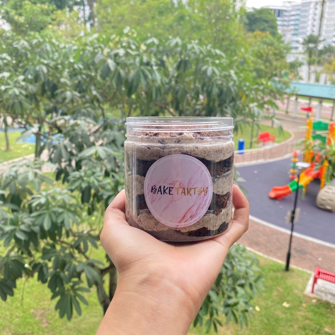 Cake Jar, Food & Drinks, Homemade Bakes on Carousell