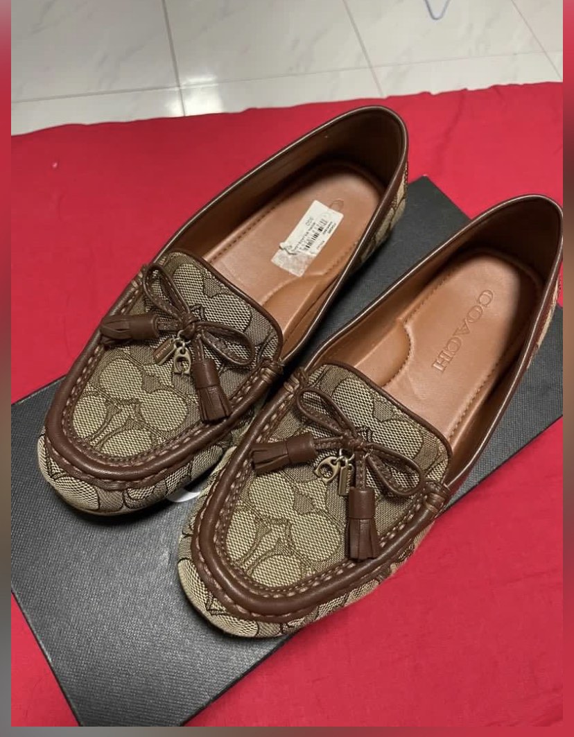 Coach Shoes, Women's Fashion, Footwear, Flats on Carousell