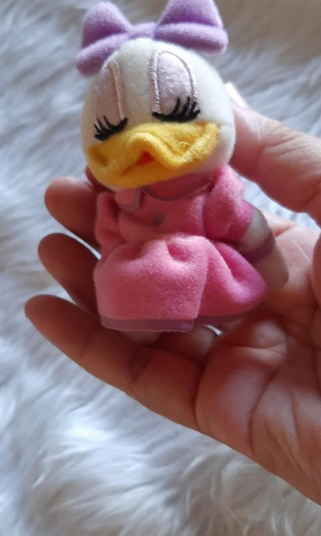 Cutie Patootie Daisy Duck Finger Puppet * mb, Hobbies & Toys ...