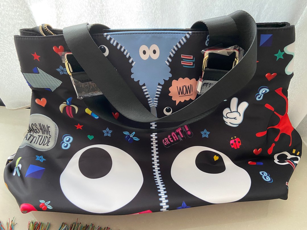 EYe theme, Women's Fashion, Bags & Wallets, Shoulder Bags on Carousell