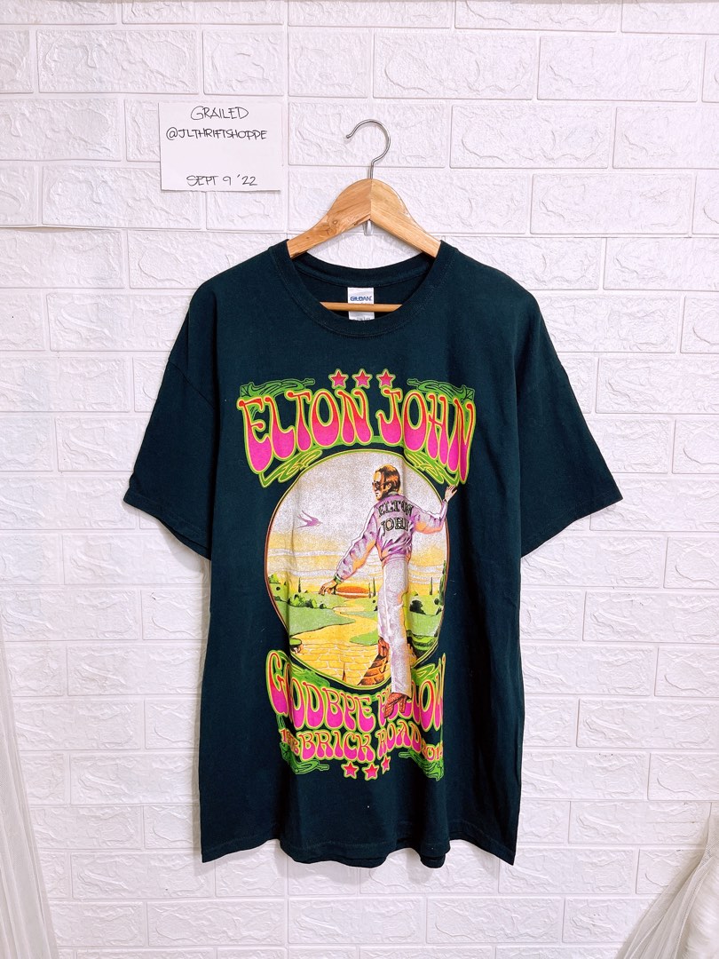Gildan Elton John Shirt, Men's Fashion, Tops & Sets, Tshirts & Polo ...