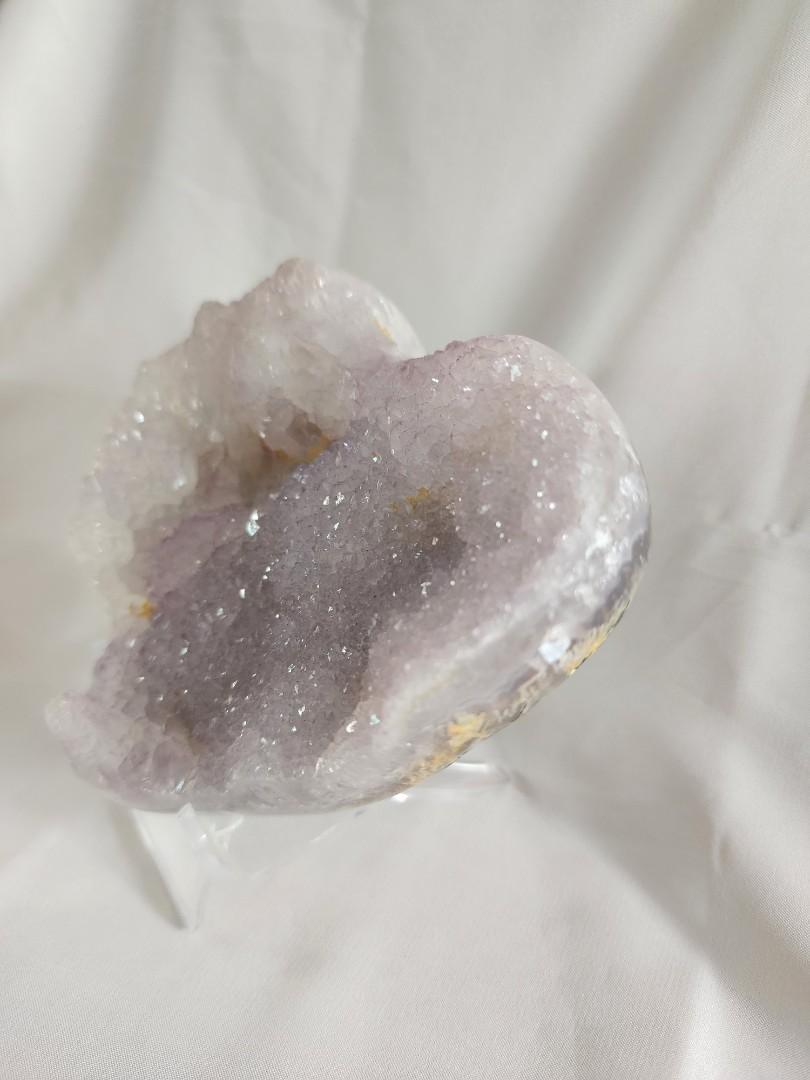 Huge Clear Quatz Heart Raw Geode, Women's Fashion, Jewelry & Organisers ...