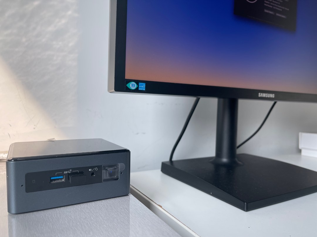Intel NUC8i7BEH + 2 x 8GB Memory + 512GB NVME, 電腦＆科技, 桌上電腦 - Carousell