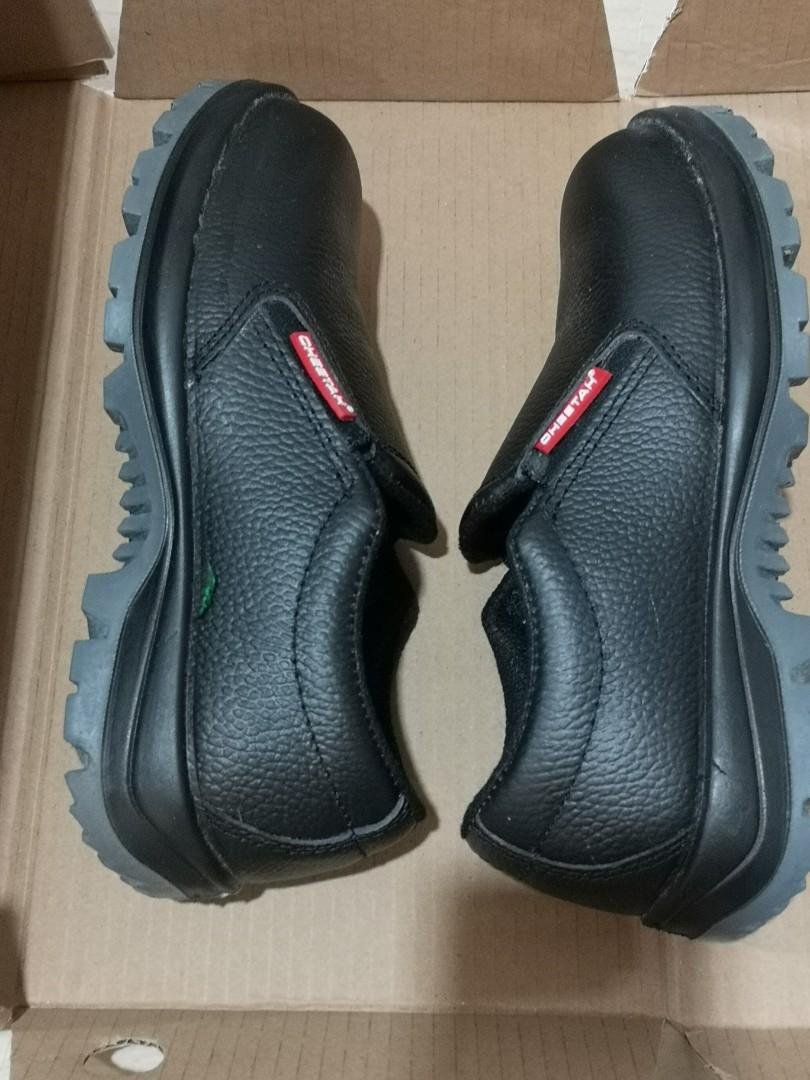 Kitchen safety shoes / boots, Women's Fashion, Footwear, Boots on Carousell