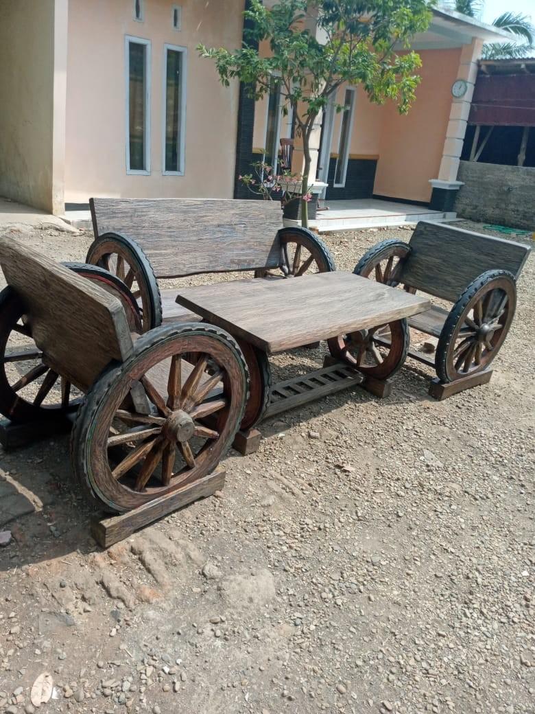 Kursi Bangku model Roda Unik Antik Klasik, Antik, Furnitur di Carousell