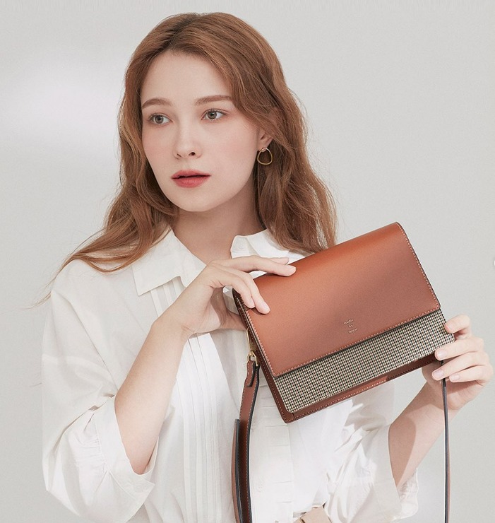 LATEM houndstooth tan shoulder bag with replaced sling, Women's Fashion ...