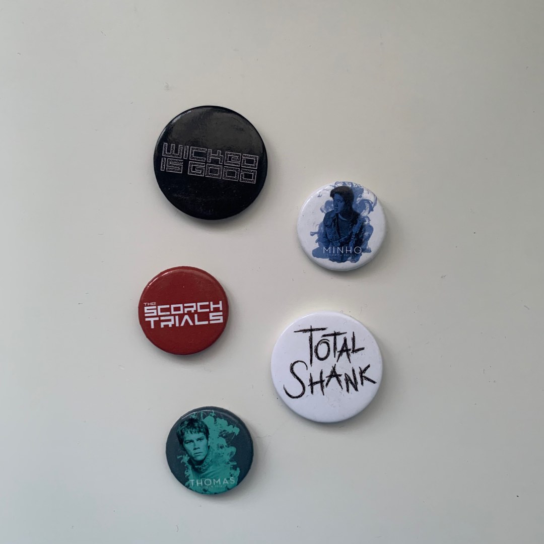 maze runner badges / pins, Hobbies & Toys, Memorabilia & Collectibles ...