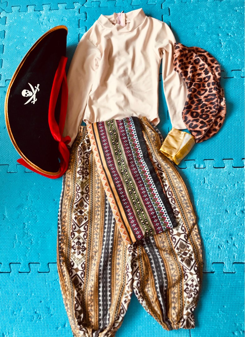 Pirate costume, Hobbies & Toys, Toys & Games on Carousell