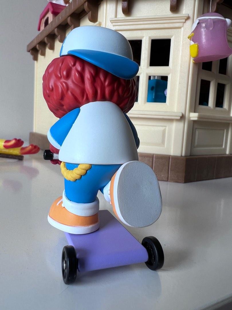 Popmart Sesame Street Elmo scooter Cookie Monster skateboard, Hobbies ...